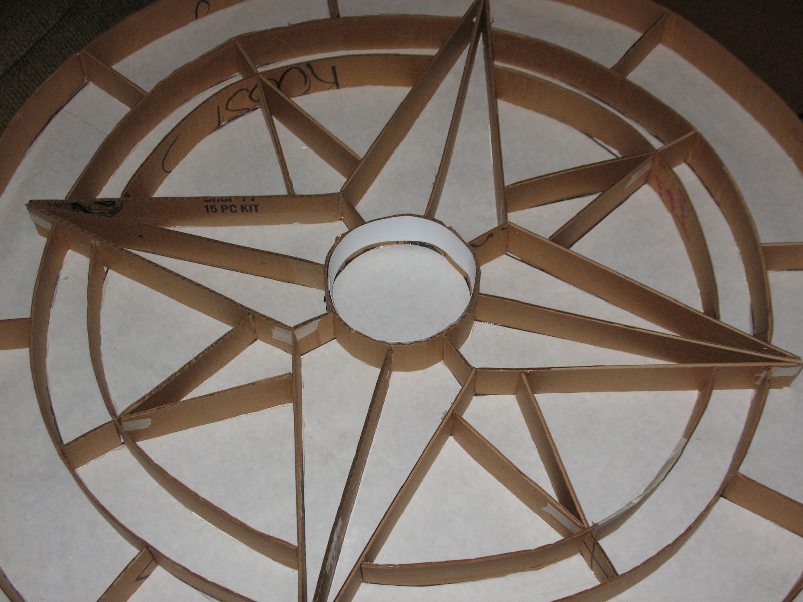 Artsy Fartsy: Cement Compass Tutorial