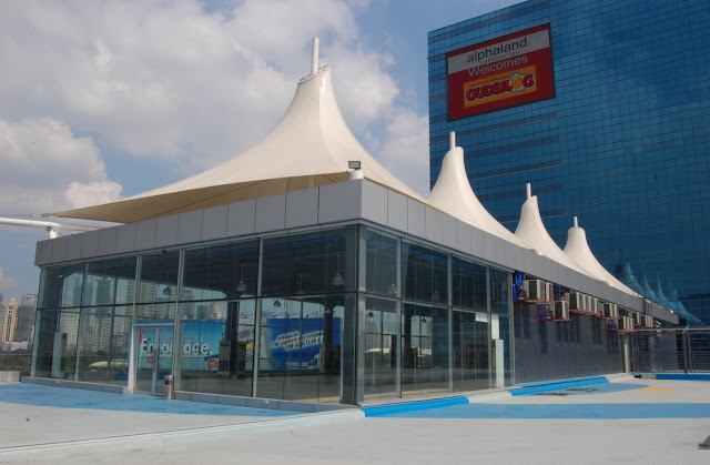 Banishing Bridezilla: Venue Prospect: The Tents at Alphaland Southgate