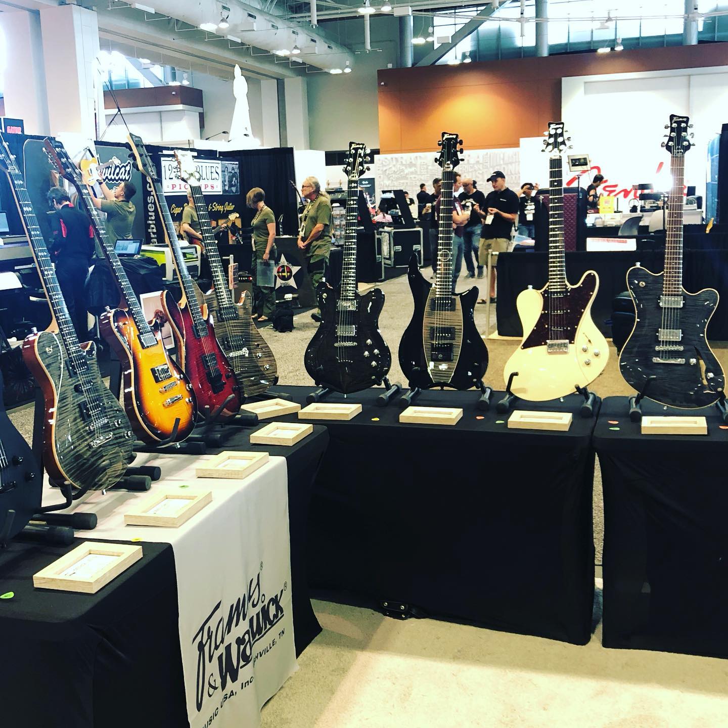 Le Devin Circus: Les Chroniques de Devin #2019-29