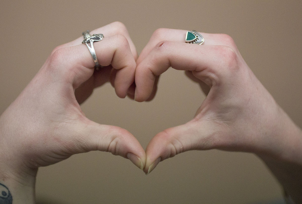 Baracutey Cubano: Zoé Valdés: Manitas en forma de corazón. No ha habido ...