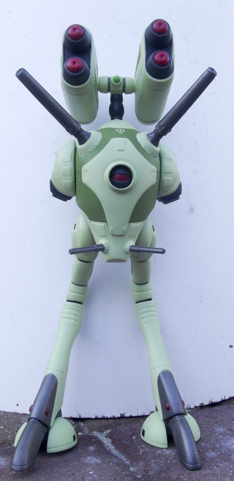 Raging Nerdgasm: Zentradi Heavy Missile Carrier Pod by Toynami/Harmony Gold
