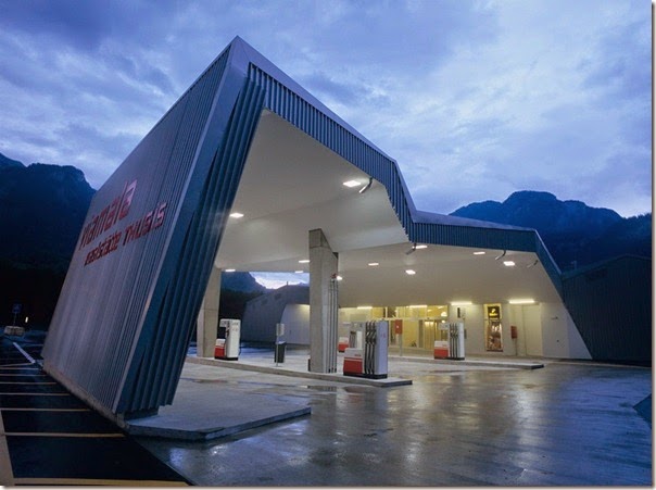 4vium: Viernes gasolinero. El audaz viaje de Frau Benz.