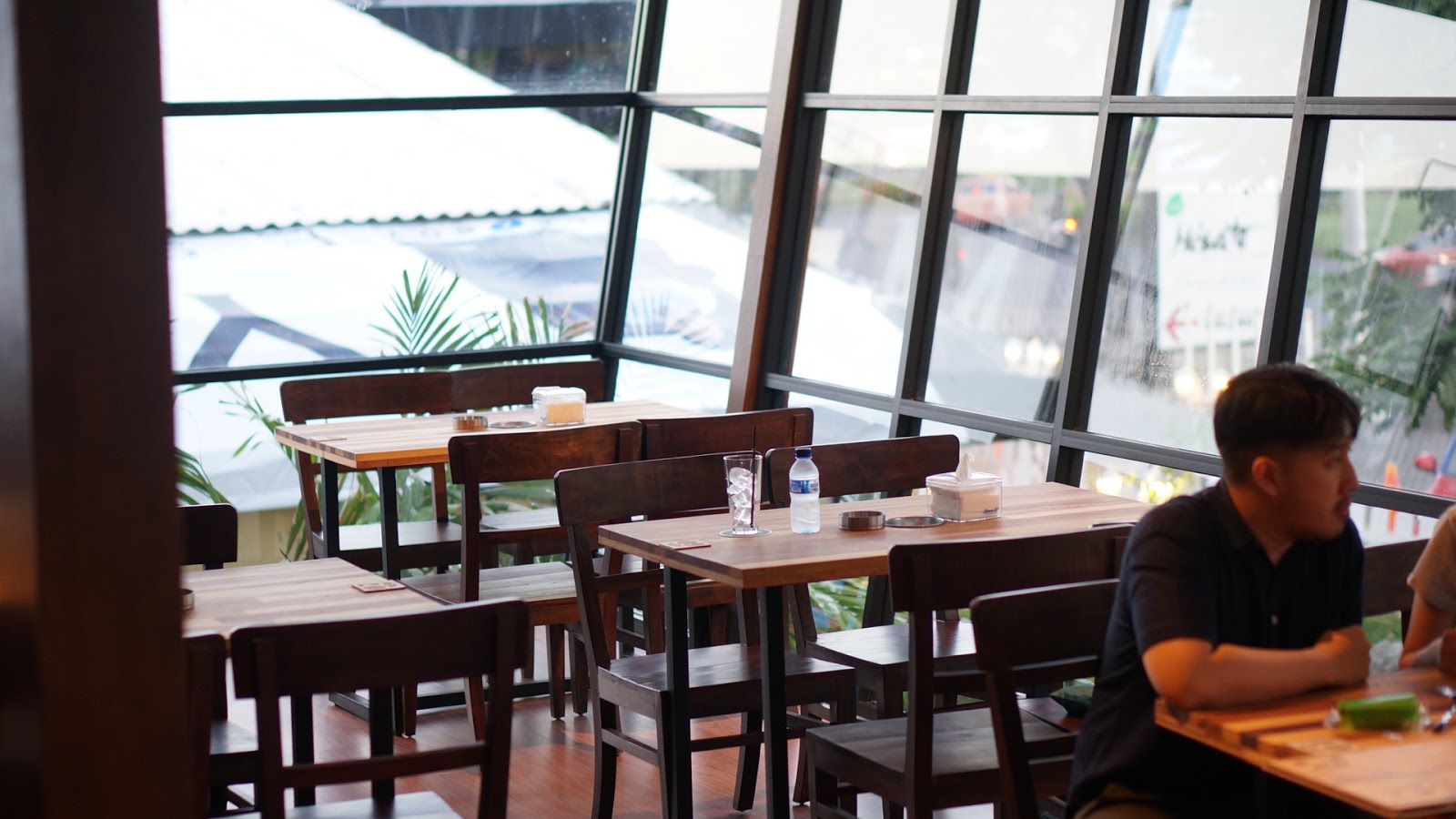 HOLYWINGS Surabaya (Review) | Laura Angelia