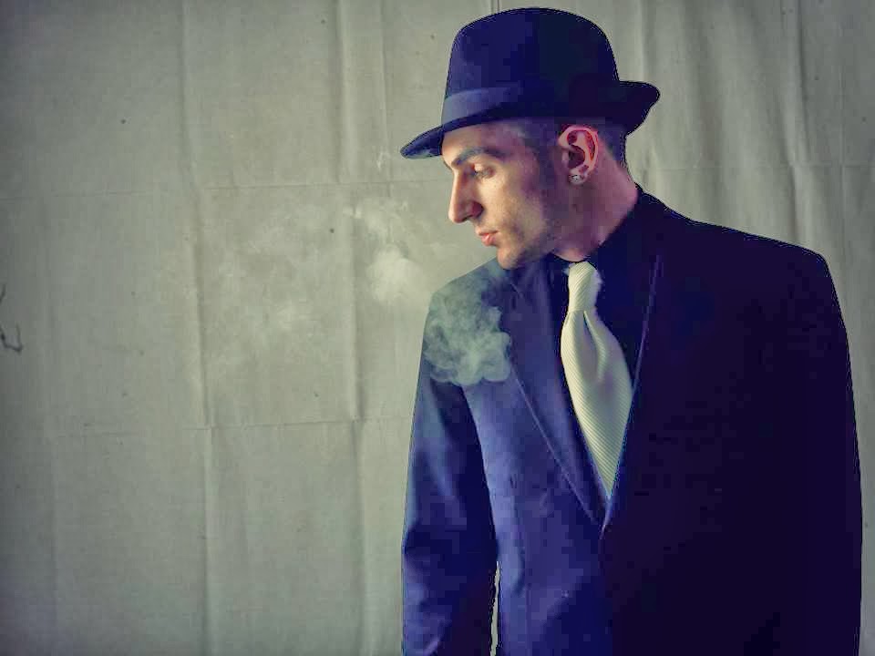 REZOUME: ΑΠΟΚΛΕΙΣΤΙΚΟ....!!!! " Απ' τα αλώνια, στα σαλόνια ο 19χρονος ...