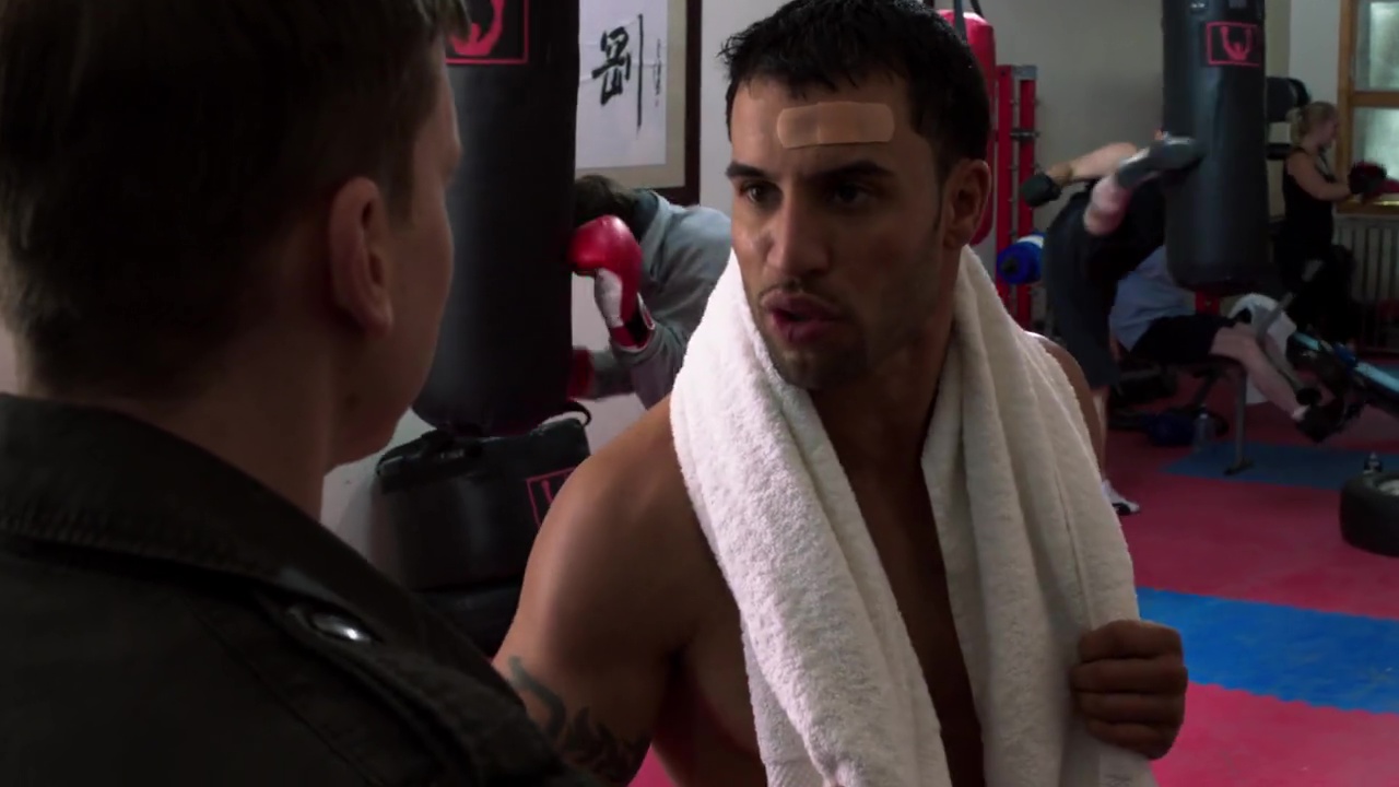 ausCAPS: Danny Henriquez shirtless in Unforgettable 1-08 "Lost Things"