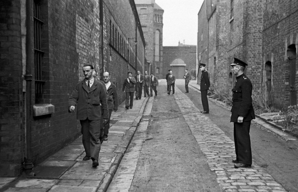 Vintage Photographs Reveal the Life Inside Manchester’s Notorious ...