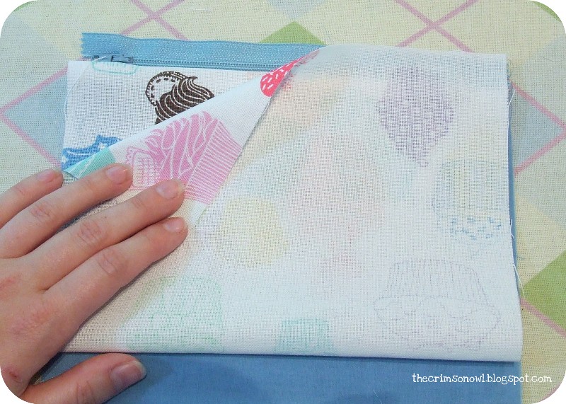 Simple Zipper Pouch Tutorial ~ DIY Tutorial Ideas!
