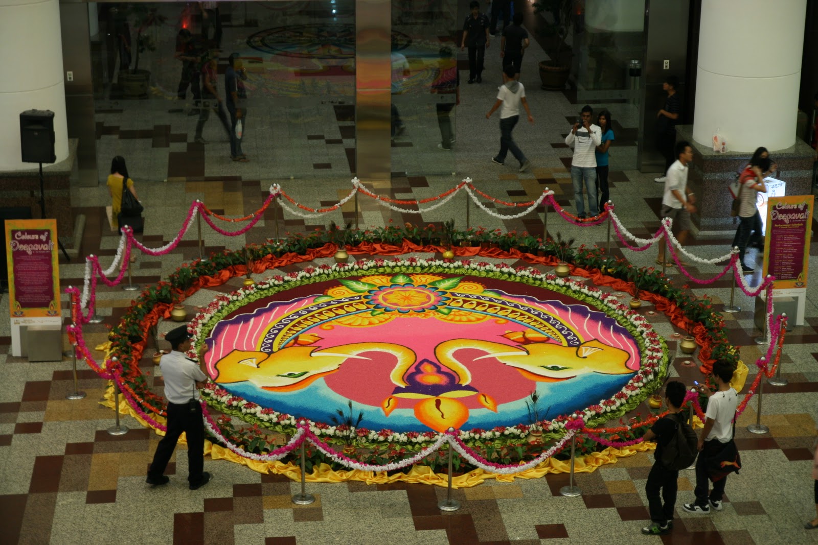 Twin Angels Getaway: Colourful Deepavali Kolam - diwali valthugal