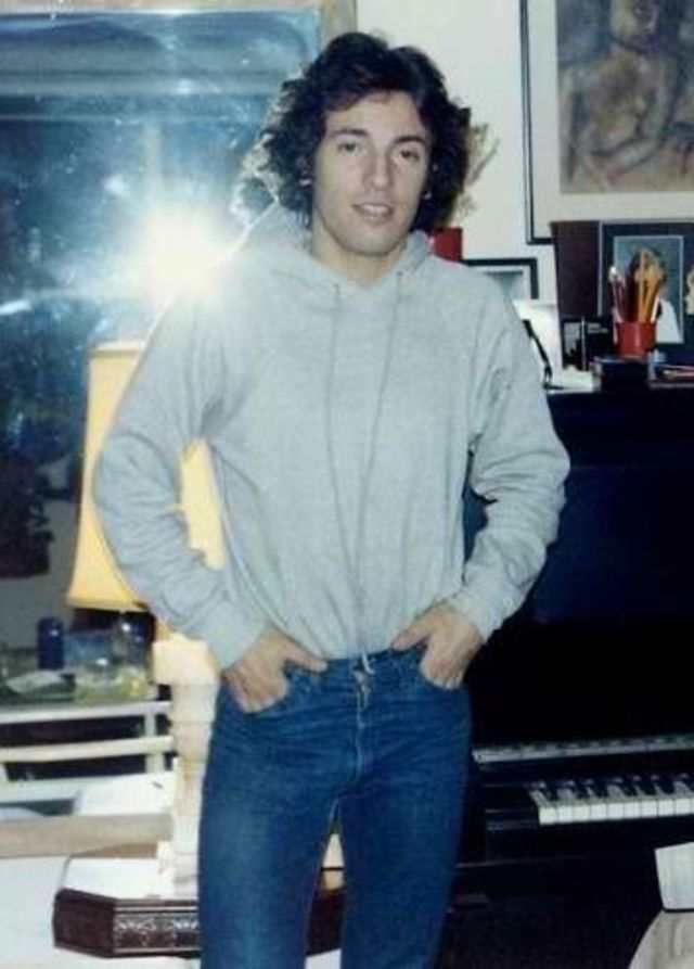 30 Rare Vintage Photographs of a Young and Handsome Bruce Springsteen ...
