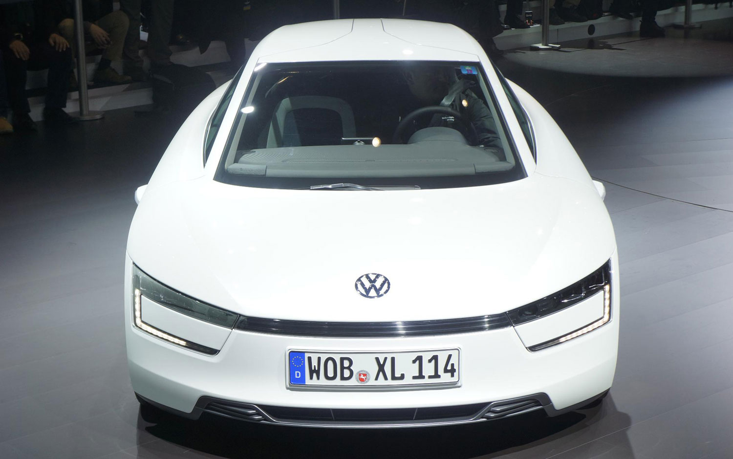 Cars Model 2013 2014: Volkswagen XL1 Diesel Hybrid Prototype Wears Red ...