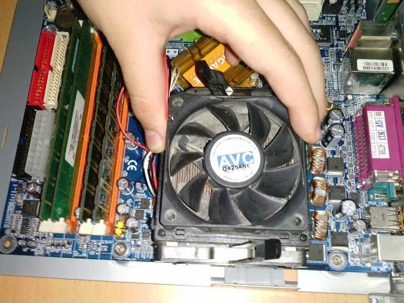 Montaje y desarrollo PC: Insercción del disipador