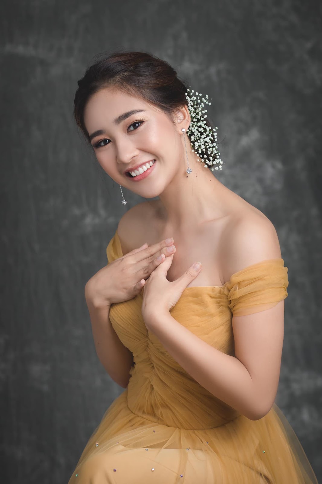 Naw Phaw Eh Htar Beautiful Bride Photoshoot