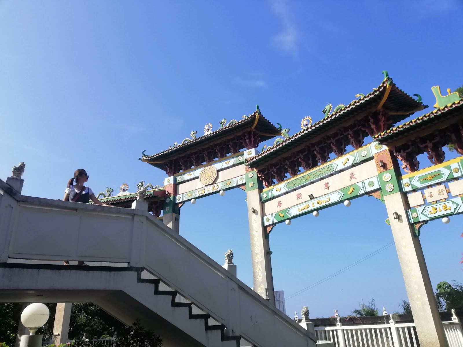 La Union... L and U.. Elyu!