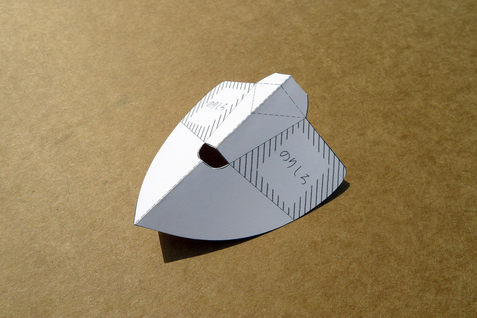 noseflute.org: Paper nose flute template by Susumu Yasuda