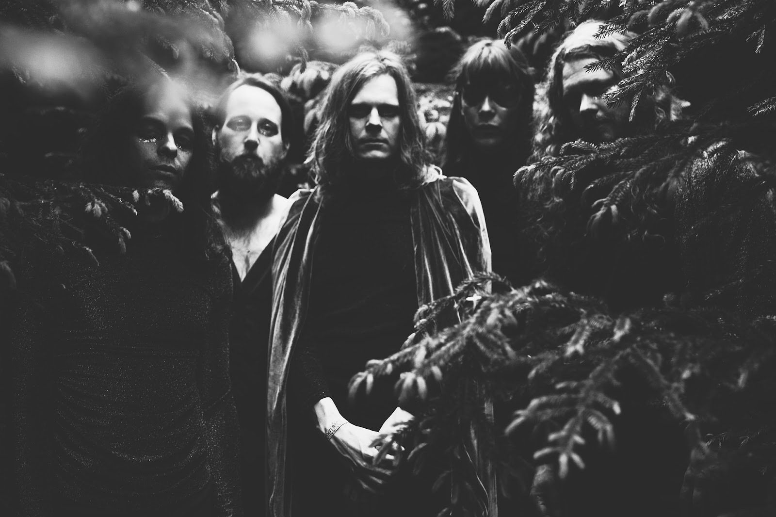 Premier extrait et détails du prochain album de HÄLLAS