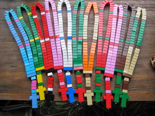 The Recycled Catholic: Lego Rosary The Perfect First Communion Gift