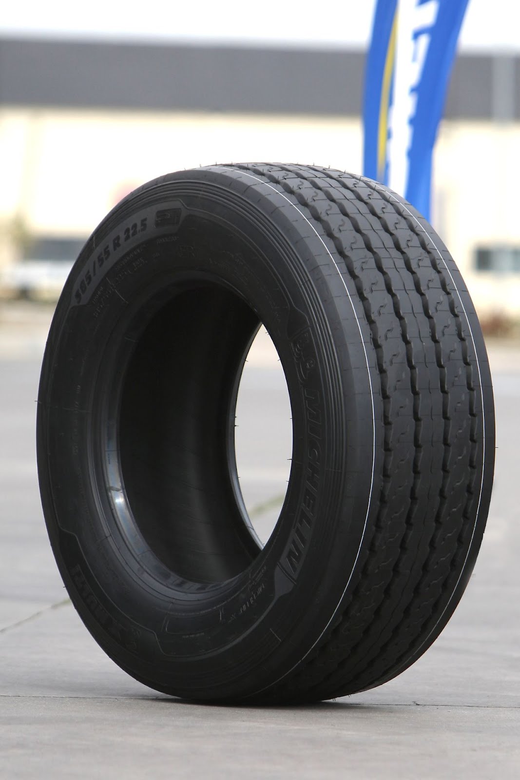 Revista Coche: Michelin lanza en España el neumático para transporte ...