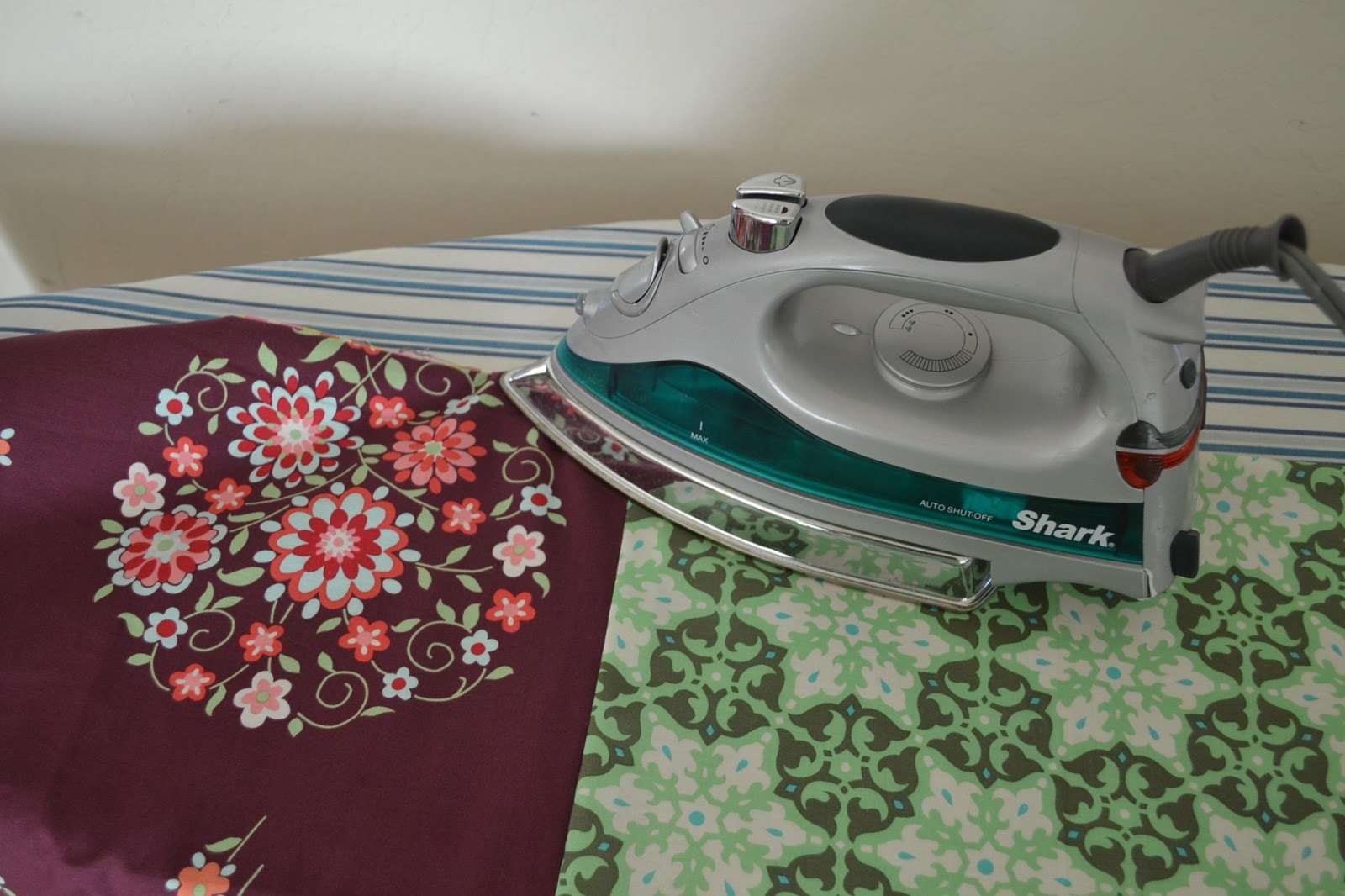 Bellapia Designs: Cowl Scarf- use up those fat quarters!