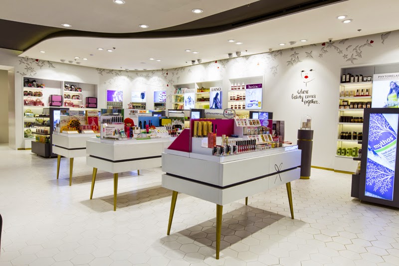 BEAUTY BAR - SUMMER AROUND THE WORLD - Rochelle Rivera