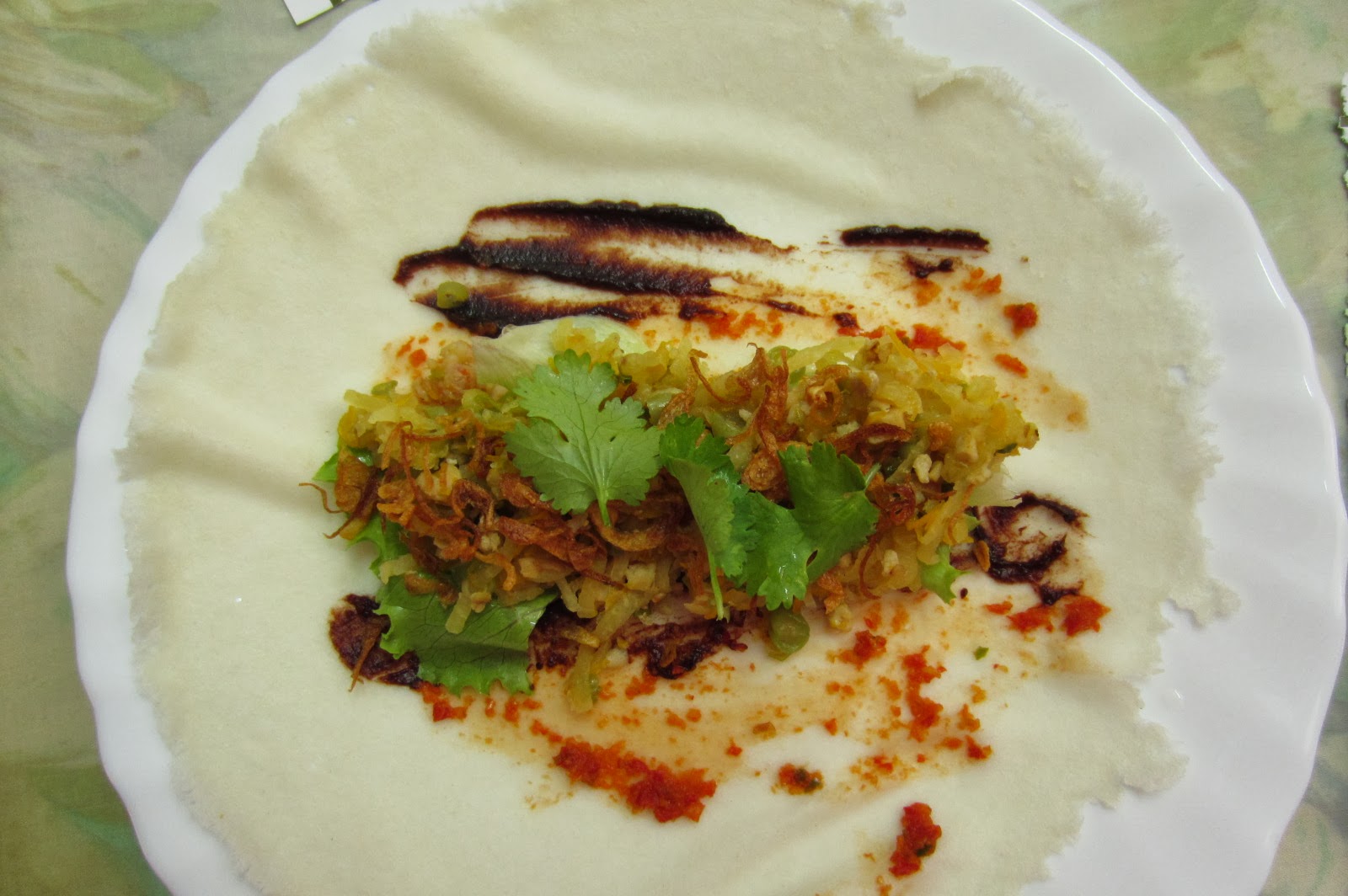 leehwa writes: Delicious Popiah (fresh vegetables spring rolls)