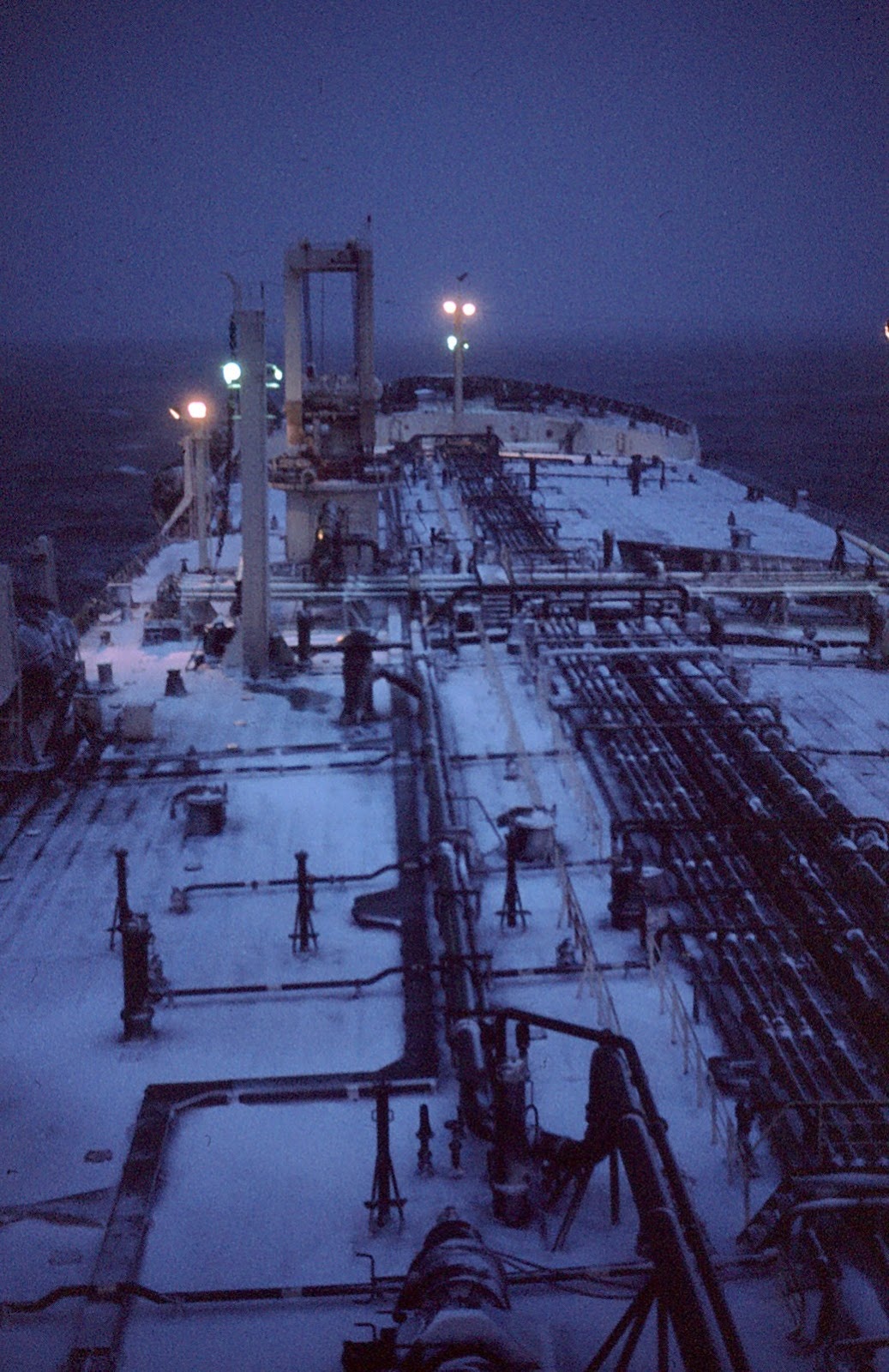 'ZIEN EN WETEN': NISO M.S. SHELL TANKERS B.V. ( DEEL 3 )