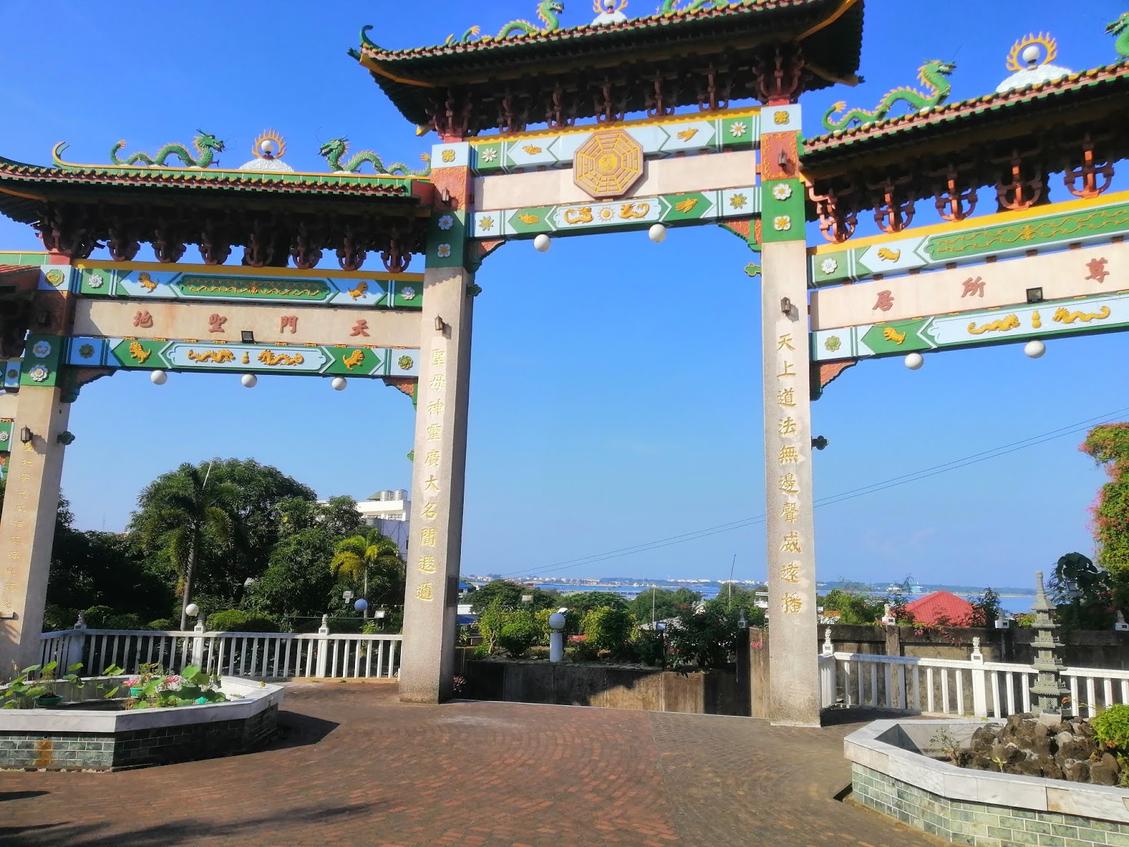 La Union... L and U.. Elyu!