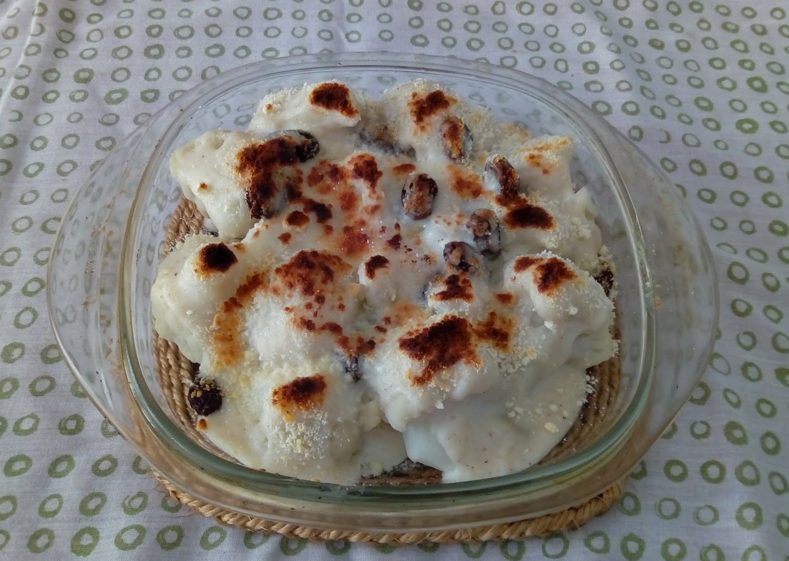 Pa amb oli i sucre: Coliflor amb panses i beixamel