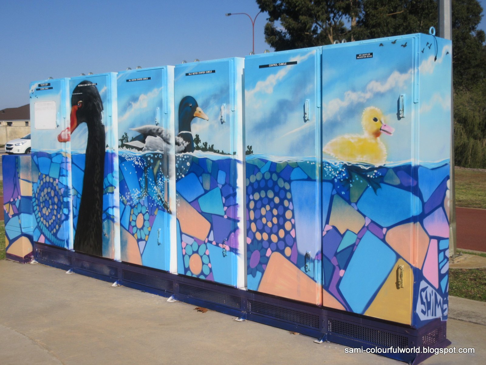 COLOURFULWORLD: Monday Mural - A Splash of colour I