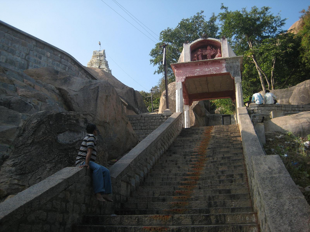 Tamilnadu Tourism: Subramanya Swamy Temple, Vallimalai – The Temple