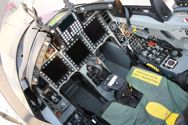 M-346FA GETS GREAT AUDIENCE AT THE DUBAI AIRSHOW - Blog Before Flight ...