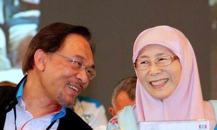 Anwar, isteri menghadap Agong petang ini - DenyutReformasi