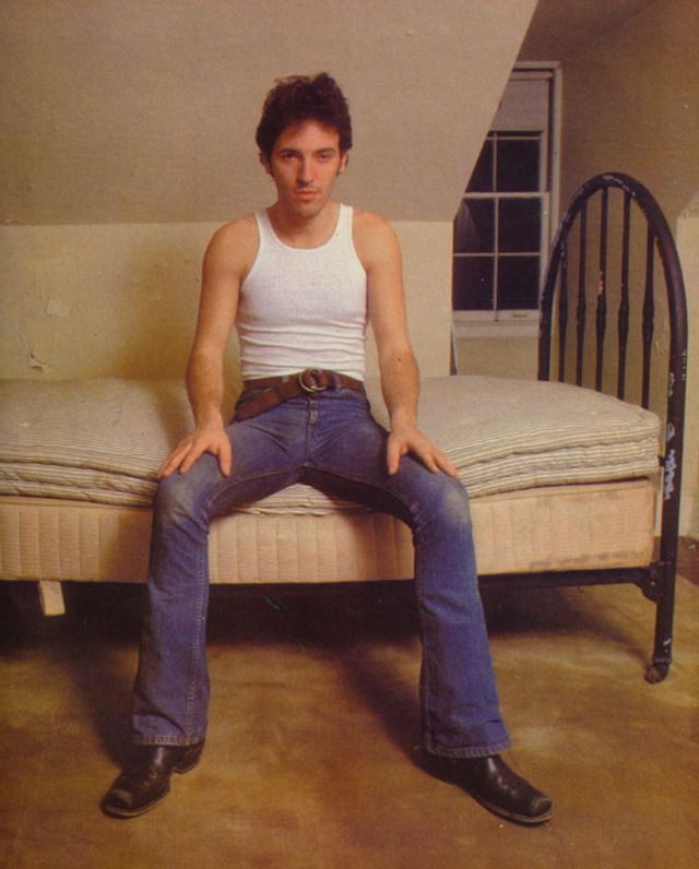 30 Rare Vintage Photographs of a Young and Handsome Bruce Springsteen ...