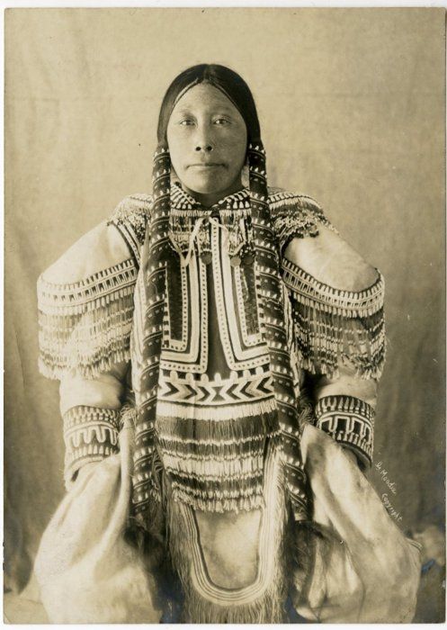 White Wolf : Rare Century-old images of the Inuit people by the country ...