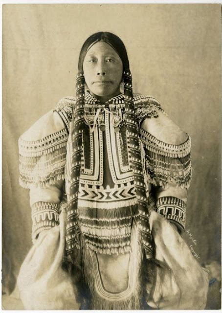 White Wolf : Rare Century-old images of the Inuit people by the country ...