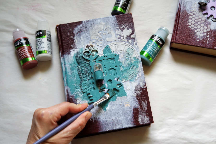 GiogioCraft: Tutorial: Altered Book Covers: Classic or Funky?