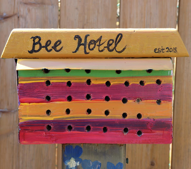 Create With Mom: Attracting bees to the garden with these DIY bee hotels