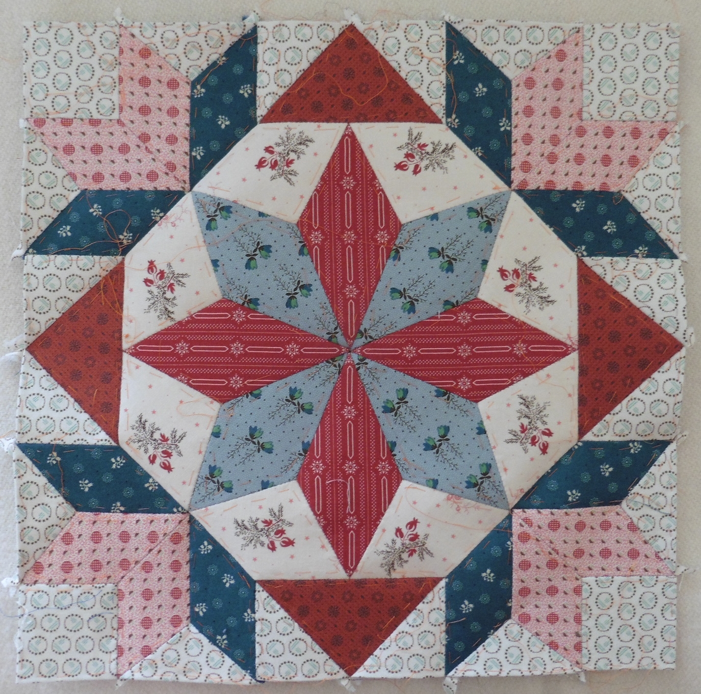 Chester Criswell Quilt and Friends: Paper Piecing Pinwheel Star