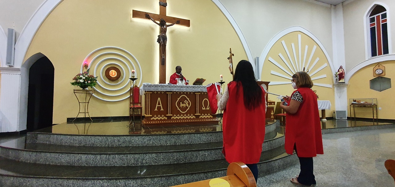 Colégios de Jaguarari participam de Missa em louvor a Maria na Igreja ...