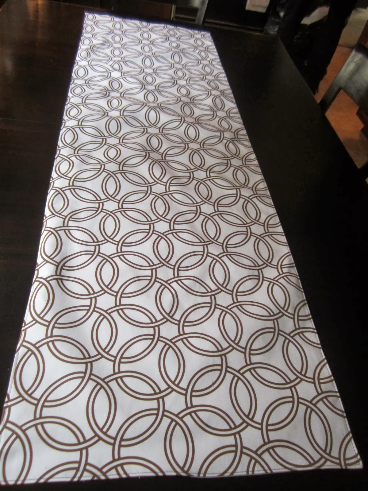 Sweet Magnolia Way: Easy Table Runner