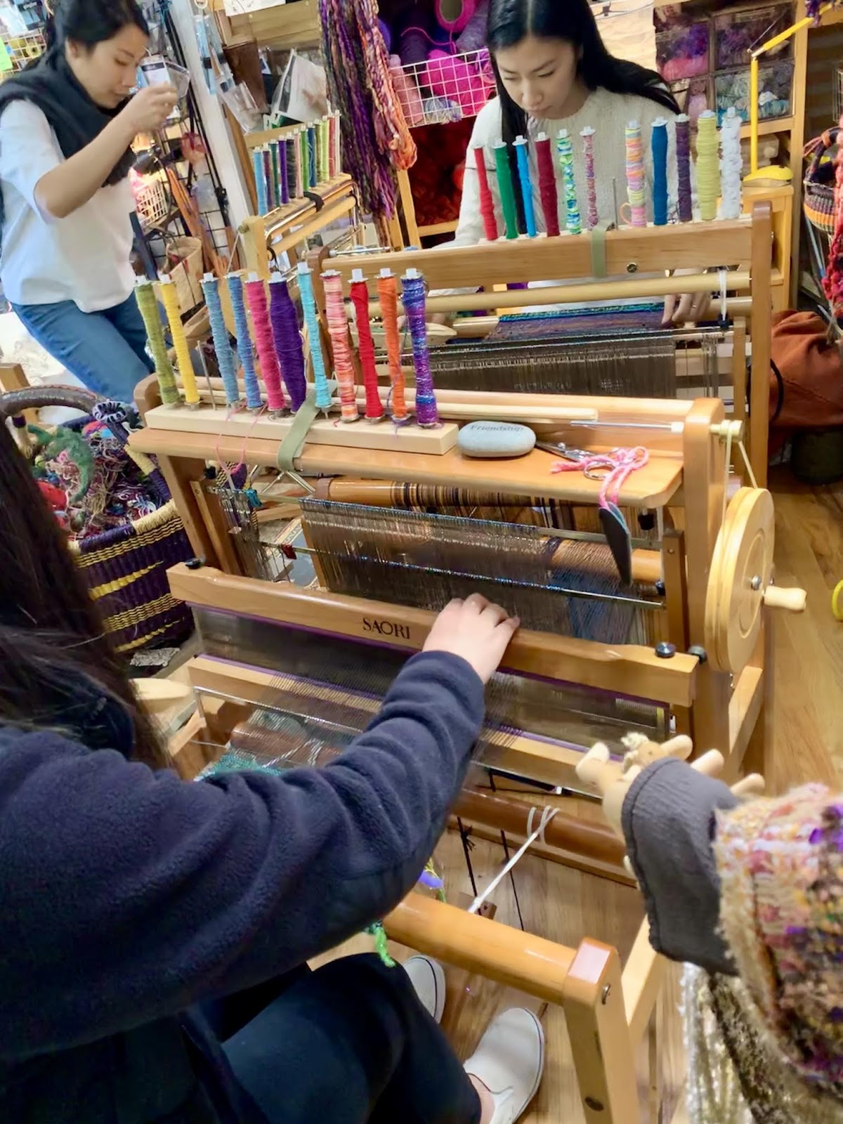 CENTERING WITH FIBER: Group weaving classes at Saori Santa Cruz