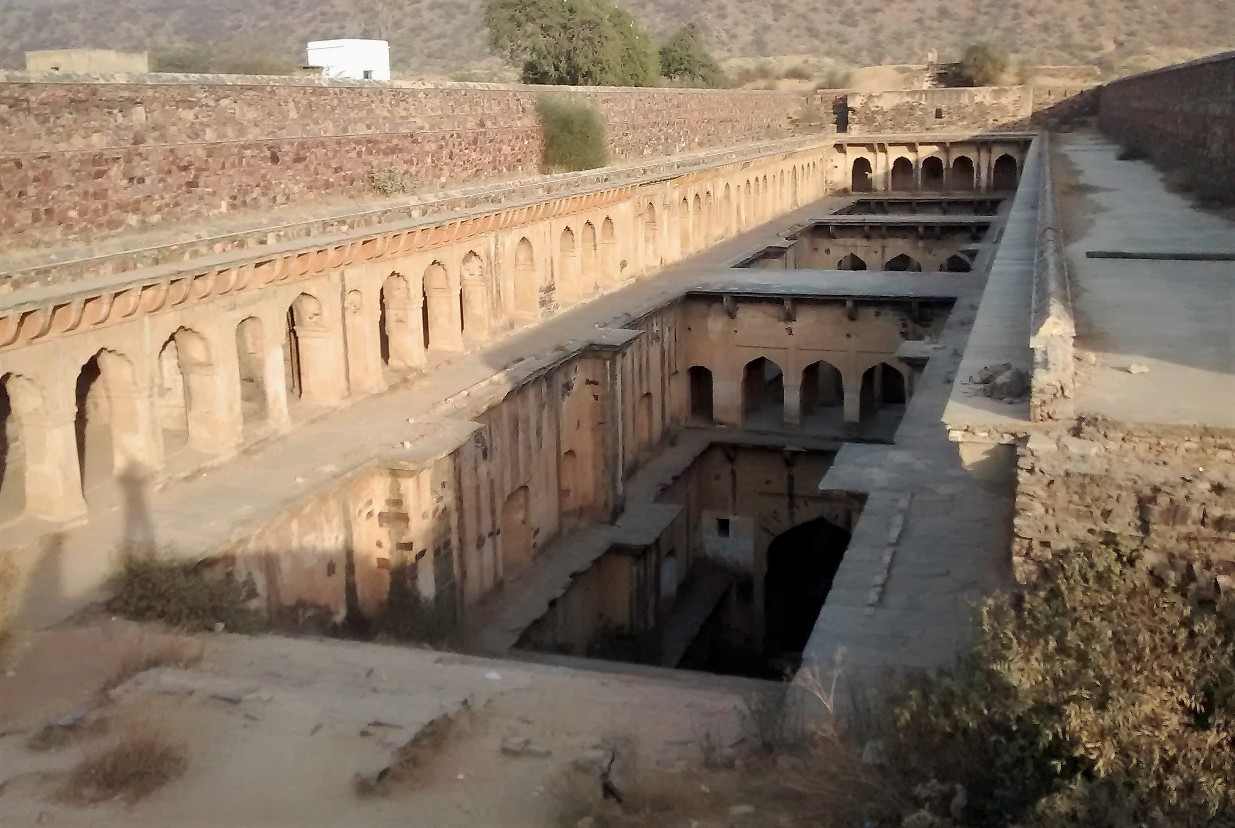 Rani Ki Baoli Neemrana Travel Diaries A Guide To Offbeat World rani-ki-baoli-neemrana-travel-diaries-a-guide-to-offbeat-world