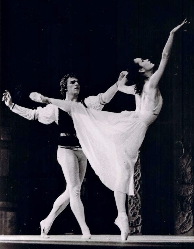 Dutch National Ballet: 47 Pictures That Capture Performing Dancers in ...