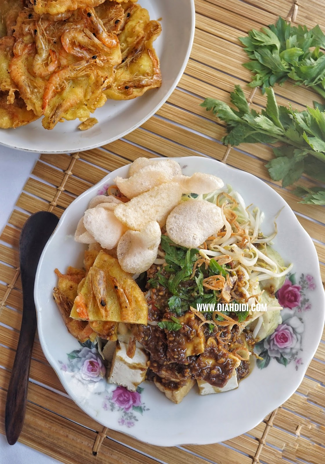 Diah Didi's Kitchen: Lezatnya Tahu Gimbal Khas Semarang