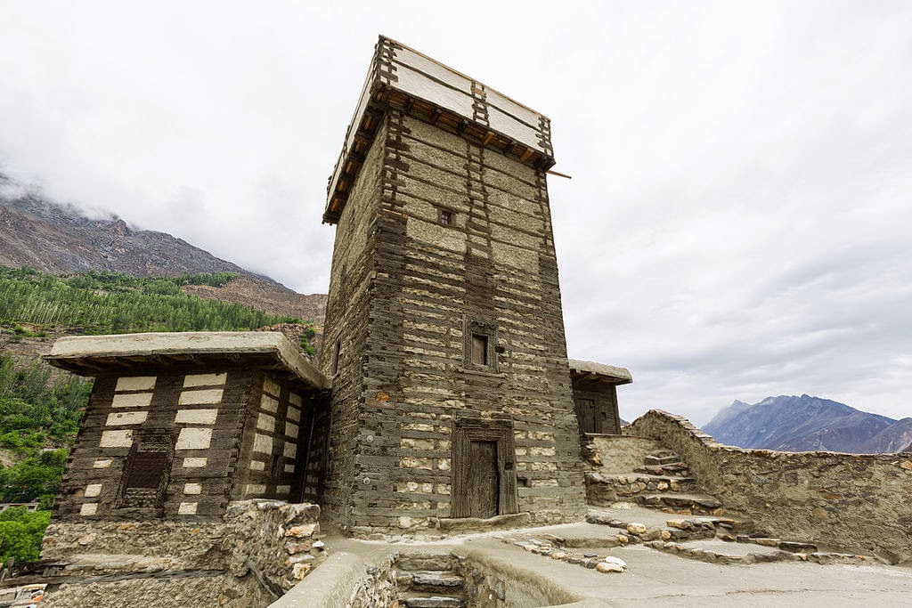 Historical Old Houses of Pakistan : Altit and Baltit Forts, Hunza ...