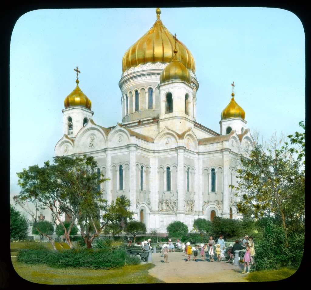 A Gallery of 75 Stunning Hand-Colored Slides of an Old Moscow in 1931 ...