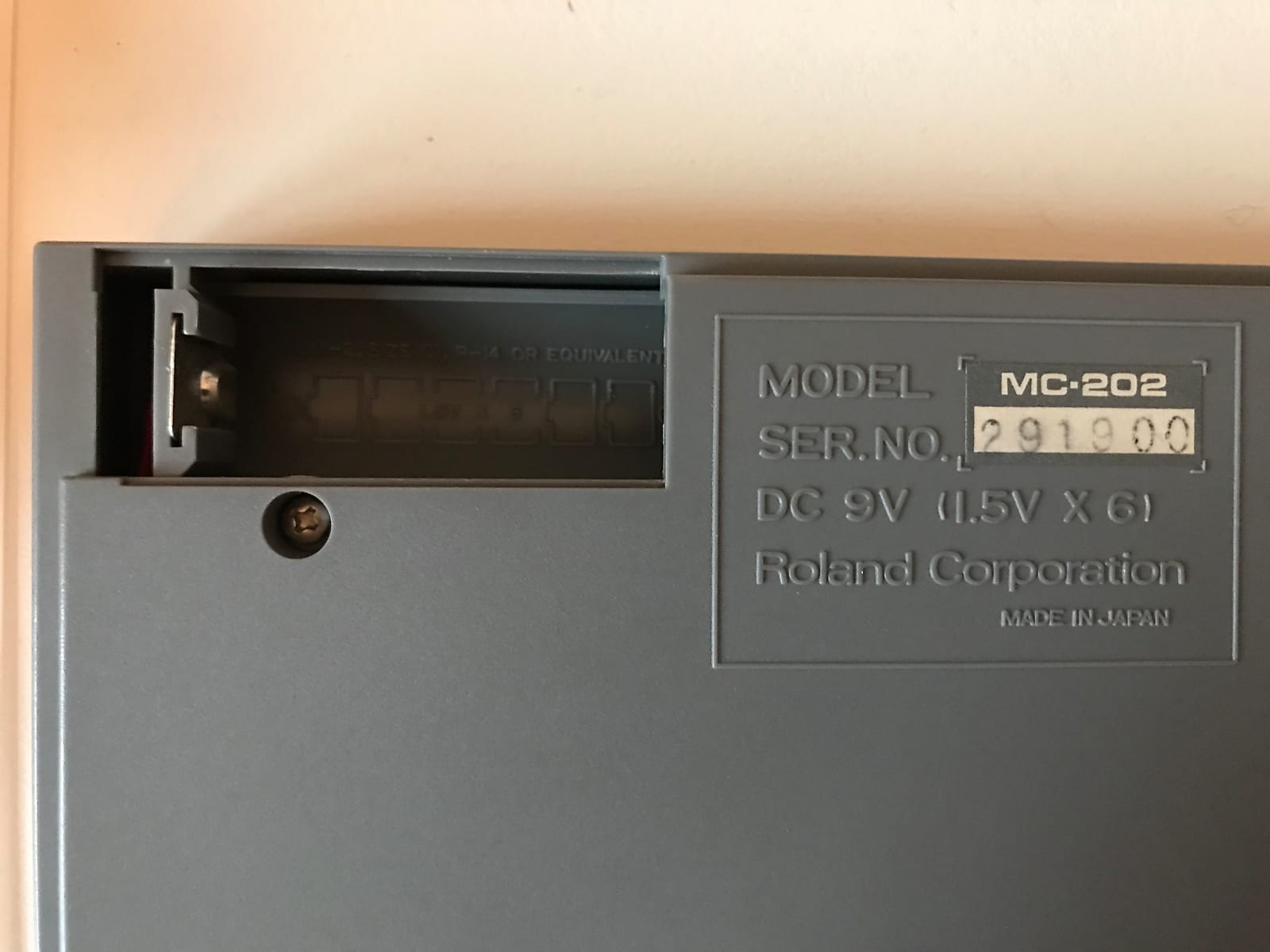 MATRIXSYNTH: Roland MC-202 with Original Box SN 291900