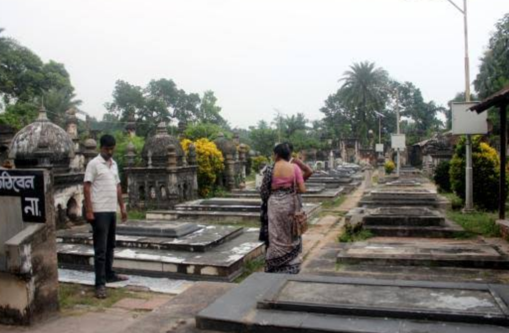 Tomb of Nawab Siraj-ud-Daulah, Tomb of Azimunnesa Begum, Tomb of ...