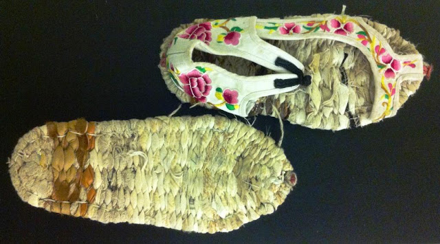 TEXTIL OCH SÅNT: Kinaskor