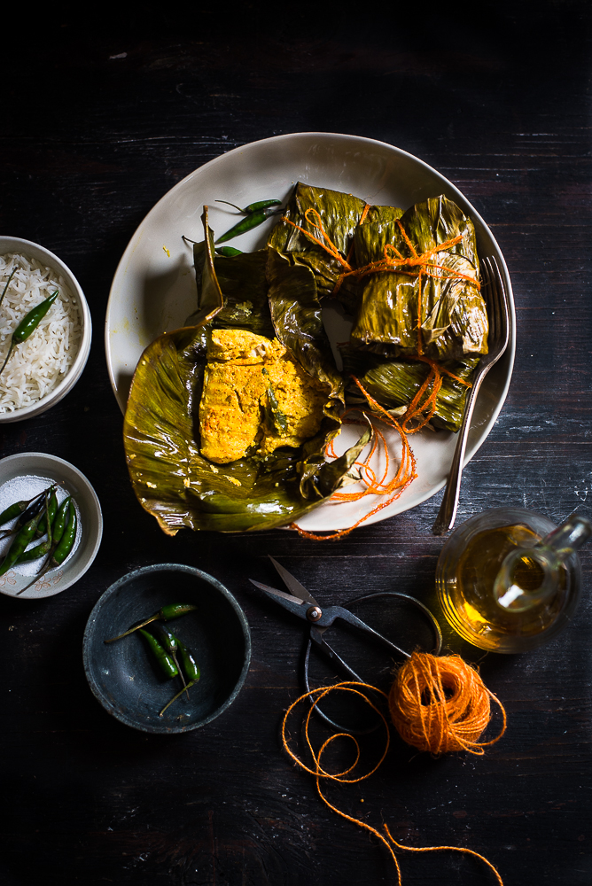 Mix and Stir: Macher Paturi (Fish in Mustard paste cooked in Banana ...