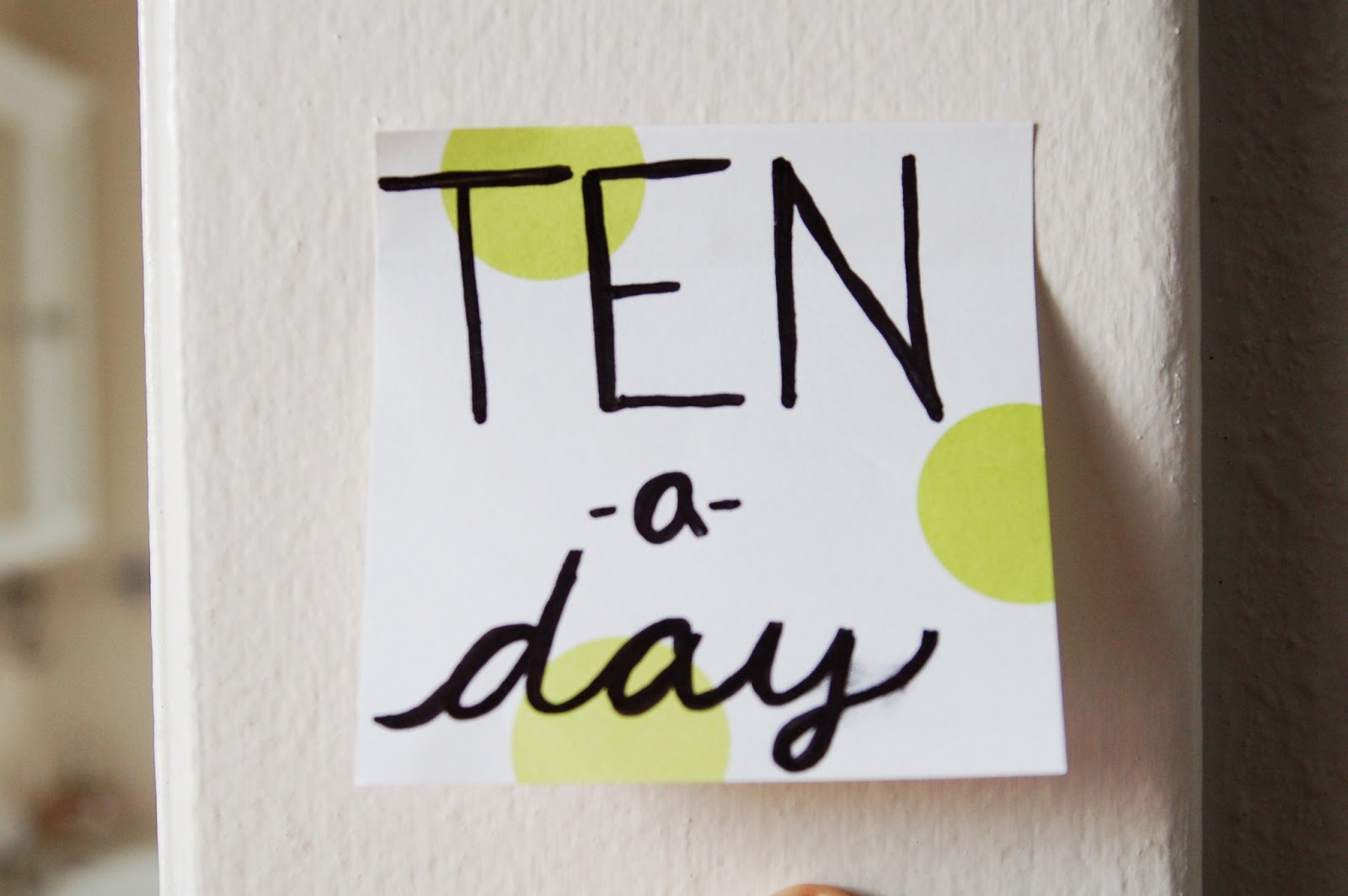 For the Love of Leaves: 10-a-Day Challenge/// Push-ups